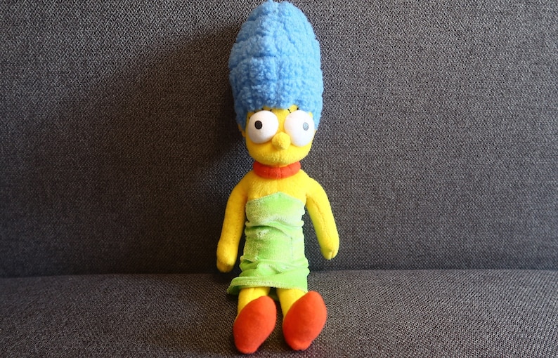 Peluche de Los Simpson. Marge Simpson. Color amarillo azul verde. Matt ...