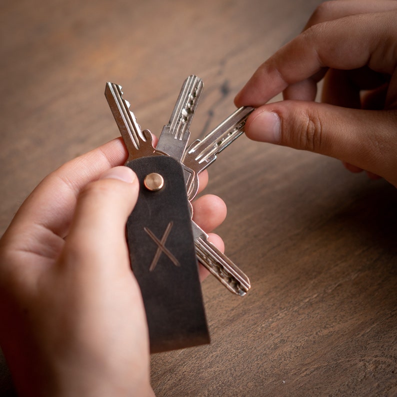 Minimalist Leather Key Holder: Handmade Key Organizer - Etsy
