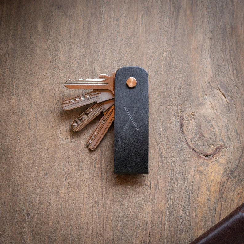 Minimalist Leather Key Holder: Handmade Key Organizer - Etsy