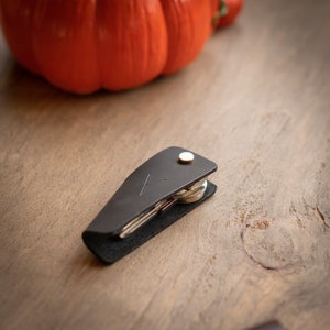 Minimalist Keyholder Genuine Leather Handcrafted Keychain Easy to Use ...