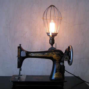 Vintage Singer Sewing Machine Table Lamp - Industrial Rustic Steampunk ...