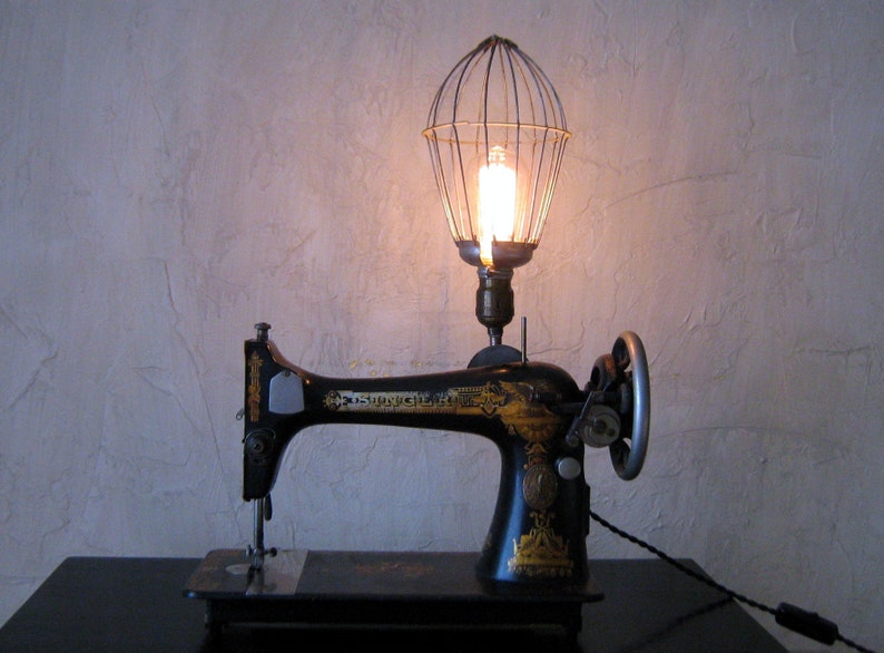 Vintage Singer Sewing Machine Table Lamp - Industrial Rustic Steampunk ...