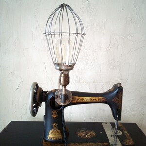 Vintage Singer Sewing Machine Table Lamp - Industrial Rustic Steampunk ...