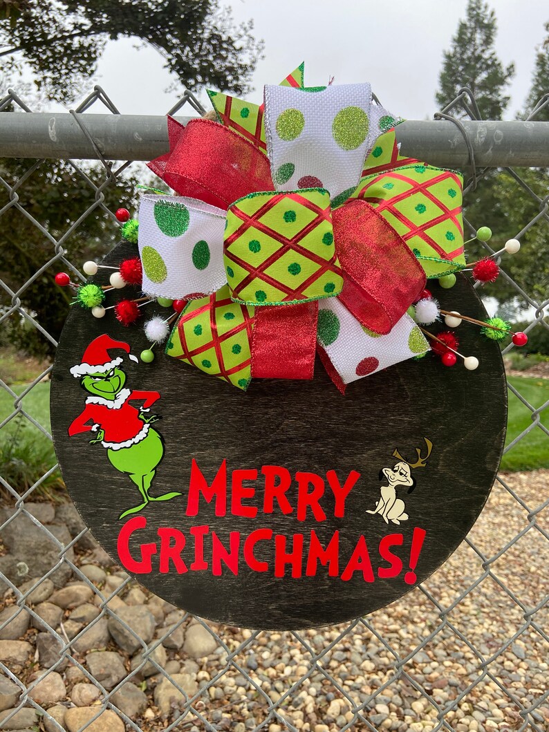 Grinch Door Hanger, Merry Grinchmas Door Sign, Holiday Door Wreath ...