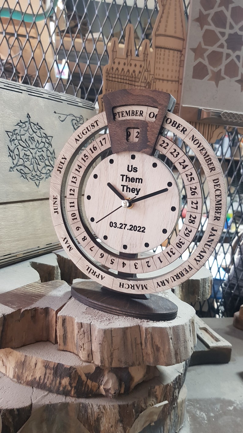 Handcrafted Wooden Desk Clocks With Natural and Rustic Designs to ...