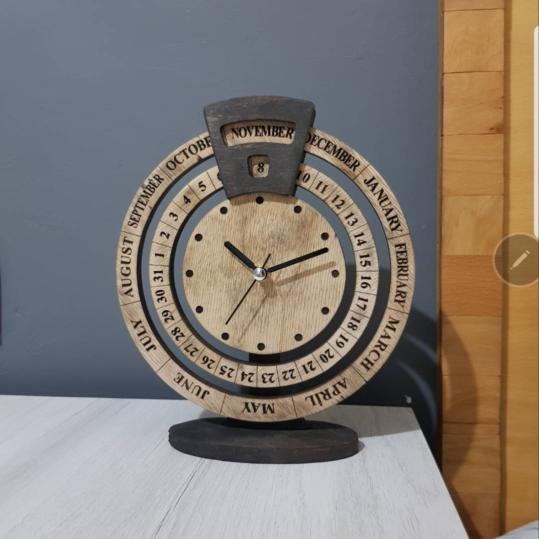 Handcrafted Wooden Desk Clocks With Natural and Rustic Designs to ...