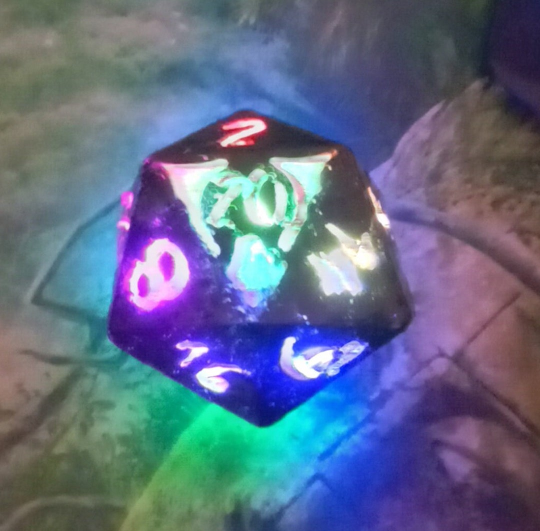 Spooky Light up D20 | Dungeons and Dragons Custom 20 Sided Gaming Dice ...