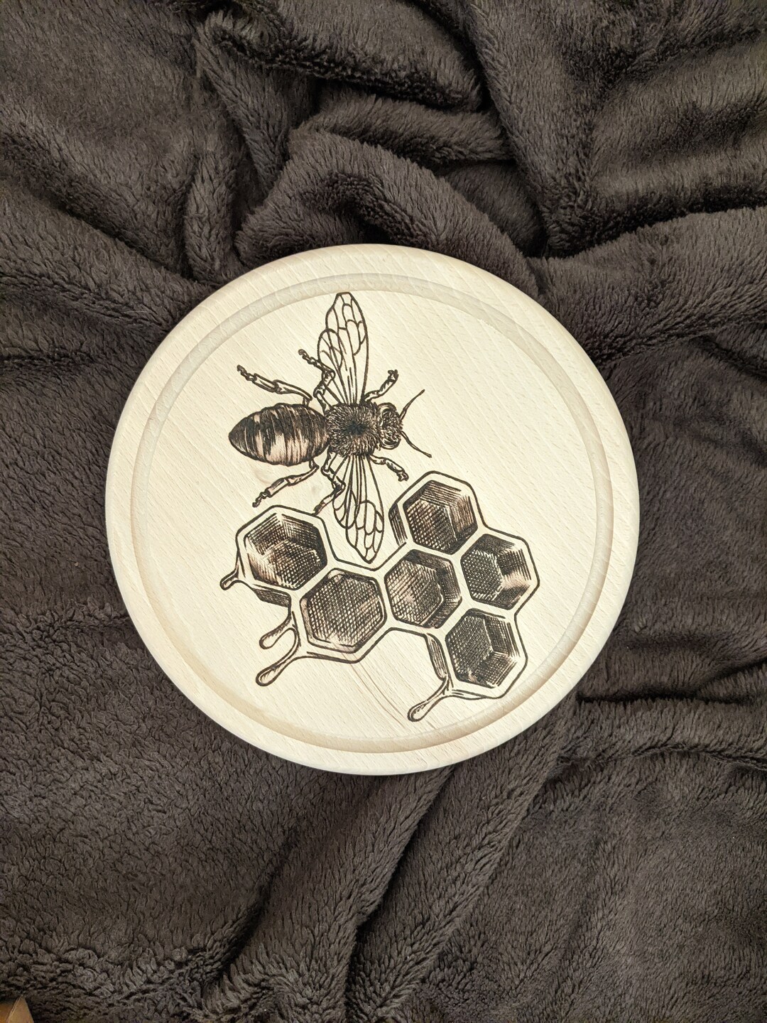 Bee Honeycomb Chopping Board - Etsy