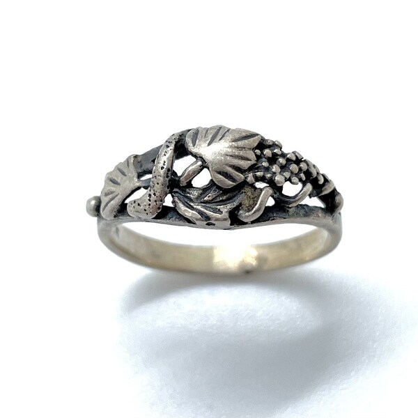 Vine Leaf Ring - Etsy UK