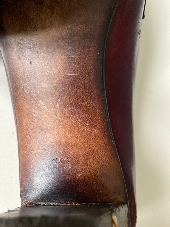 Céline 1970s Bordeaux red leather pumps, golden detai… - Gem