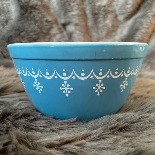 401 BLUE GARLAND PYREX Small Round Mixing Bowl - Etsy