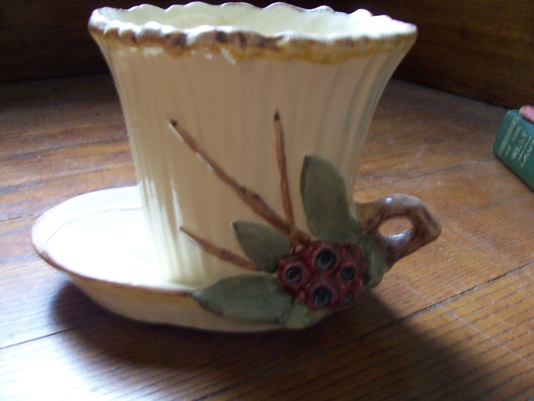 Mccoy Pottery Cornucopia Vase - Etsy