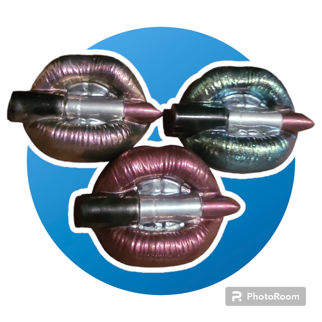 Lip Badge Reel/pop Socket - Etsy