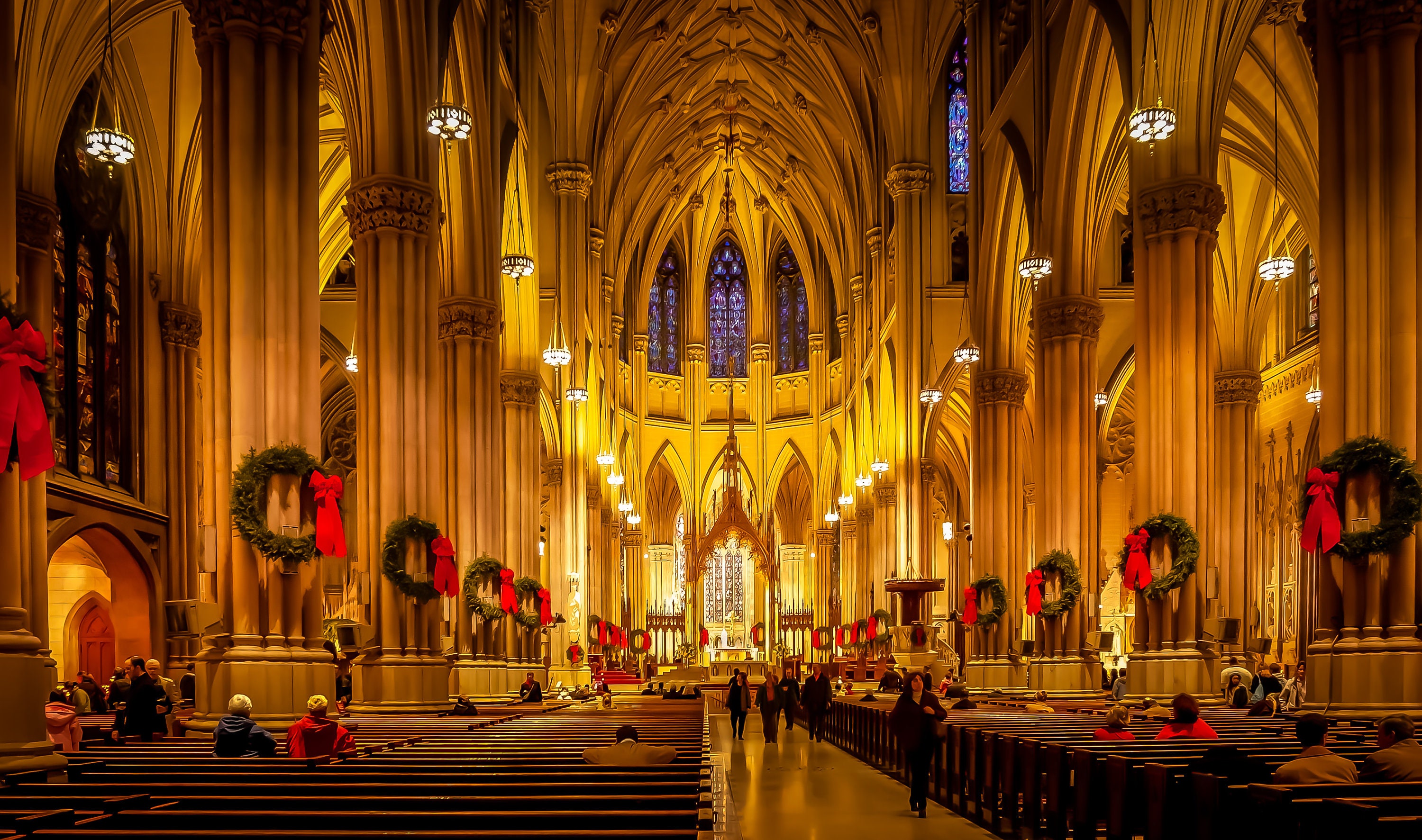 St Patrick’s Cathedral, Christmas Decorated for Christmas Holiday ...