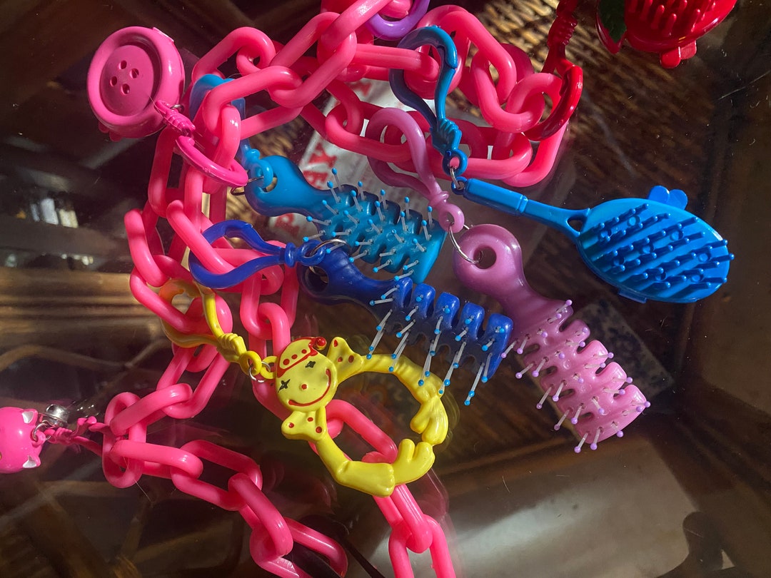 SALE 80s Bell Charm Necklace HUGE Pink Plastic Chain Large Comb Charms ...