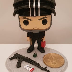 Custom Escape From Tarkov Funko Pop: Killa Helmet Diorama - Etsy