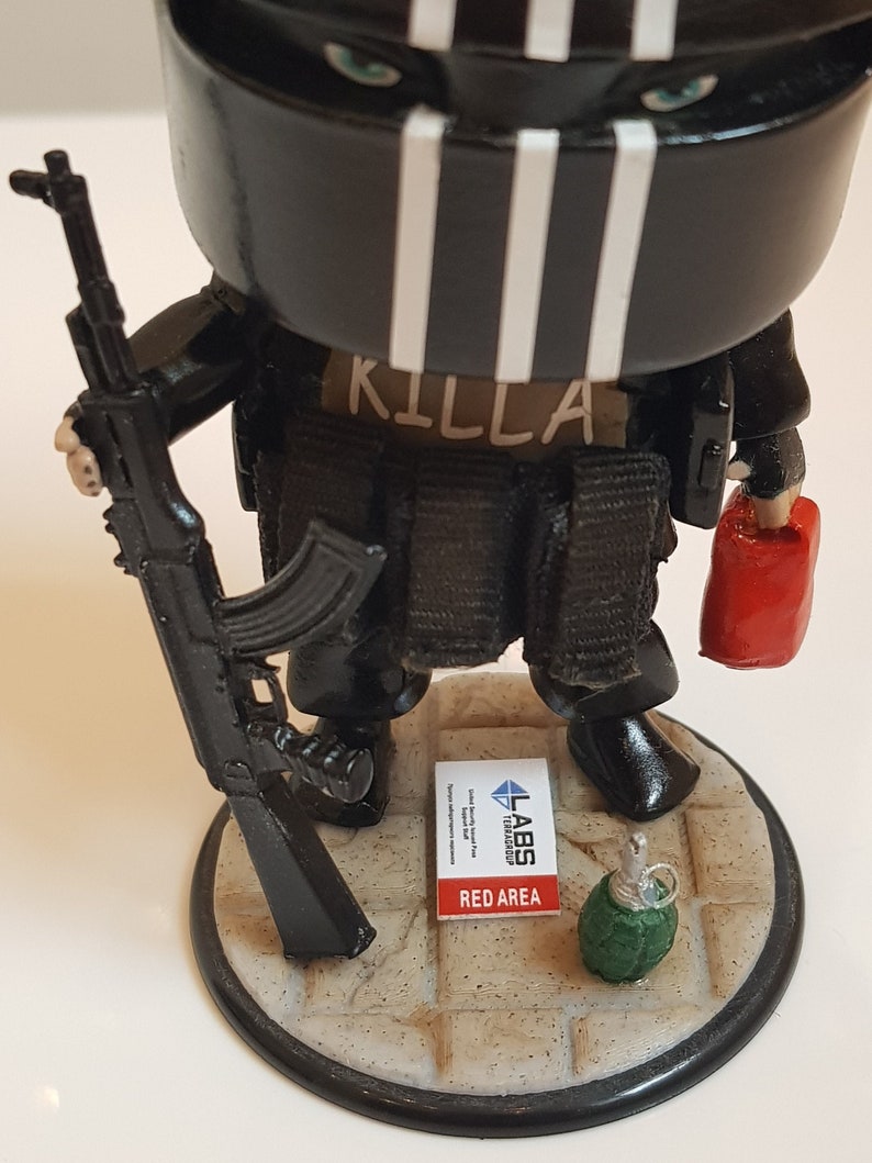 Escape From Tarkov Killa Chibi Figure Red Keycard Custom Made 10CM Tall ...