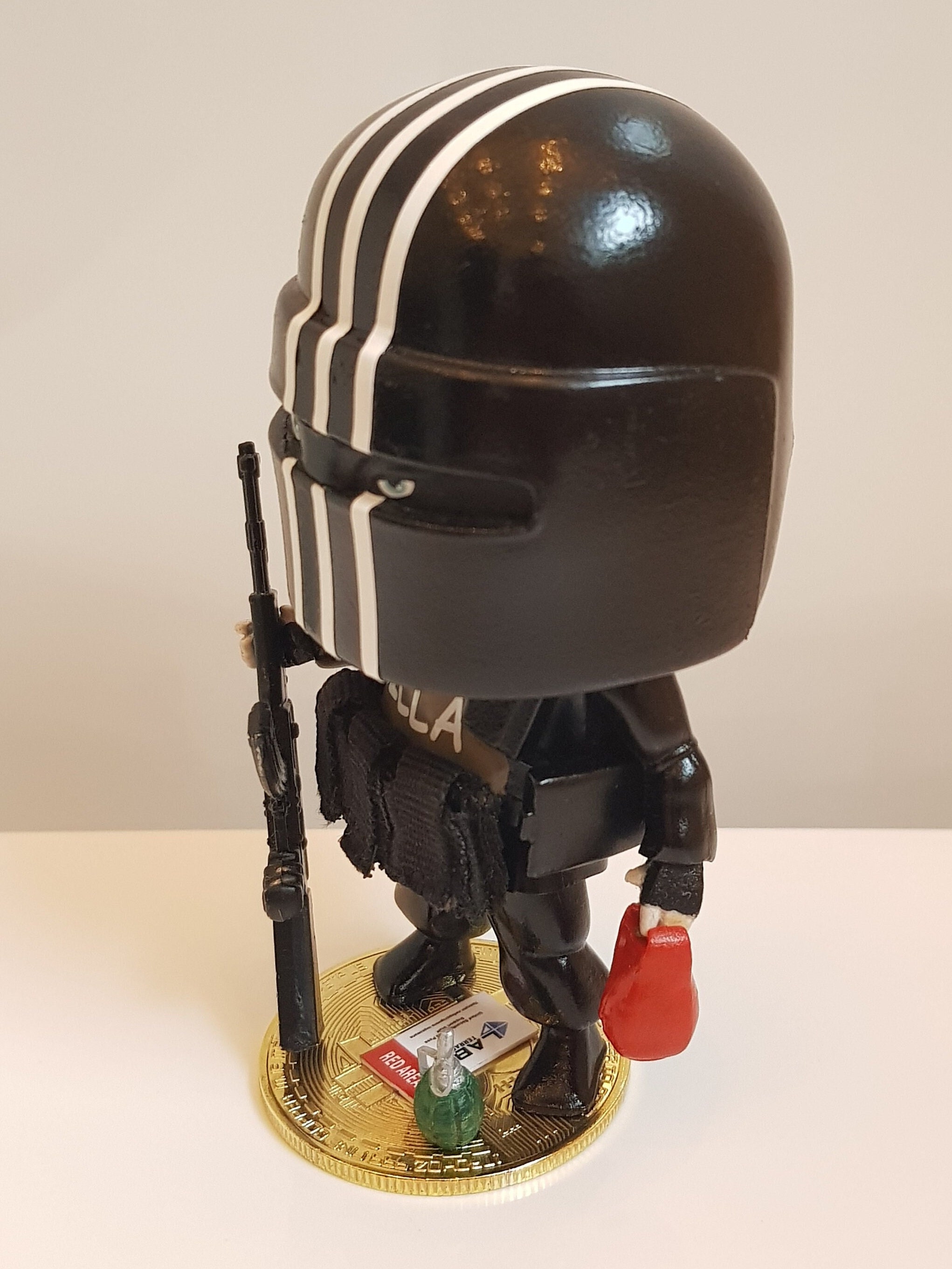 Escape From Tarkov Killa Chibi Figure Red Keycard Bitcoin Custom Made ...