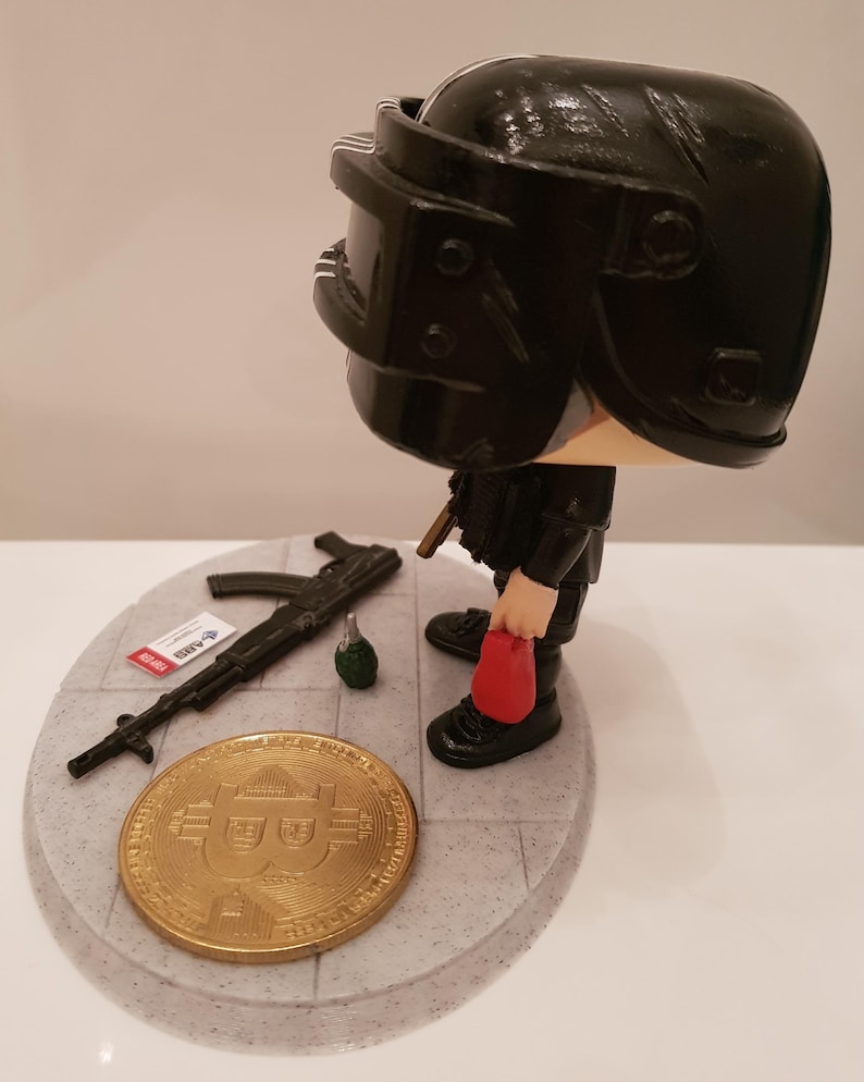 Custom Escape from Tarkov Funko Pop: Killa Helmet Diorama - Etsy Nederland