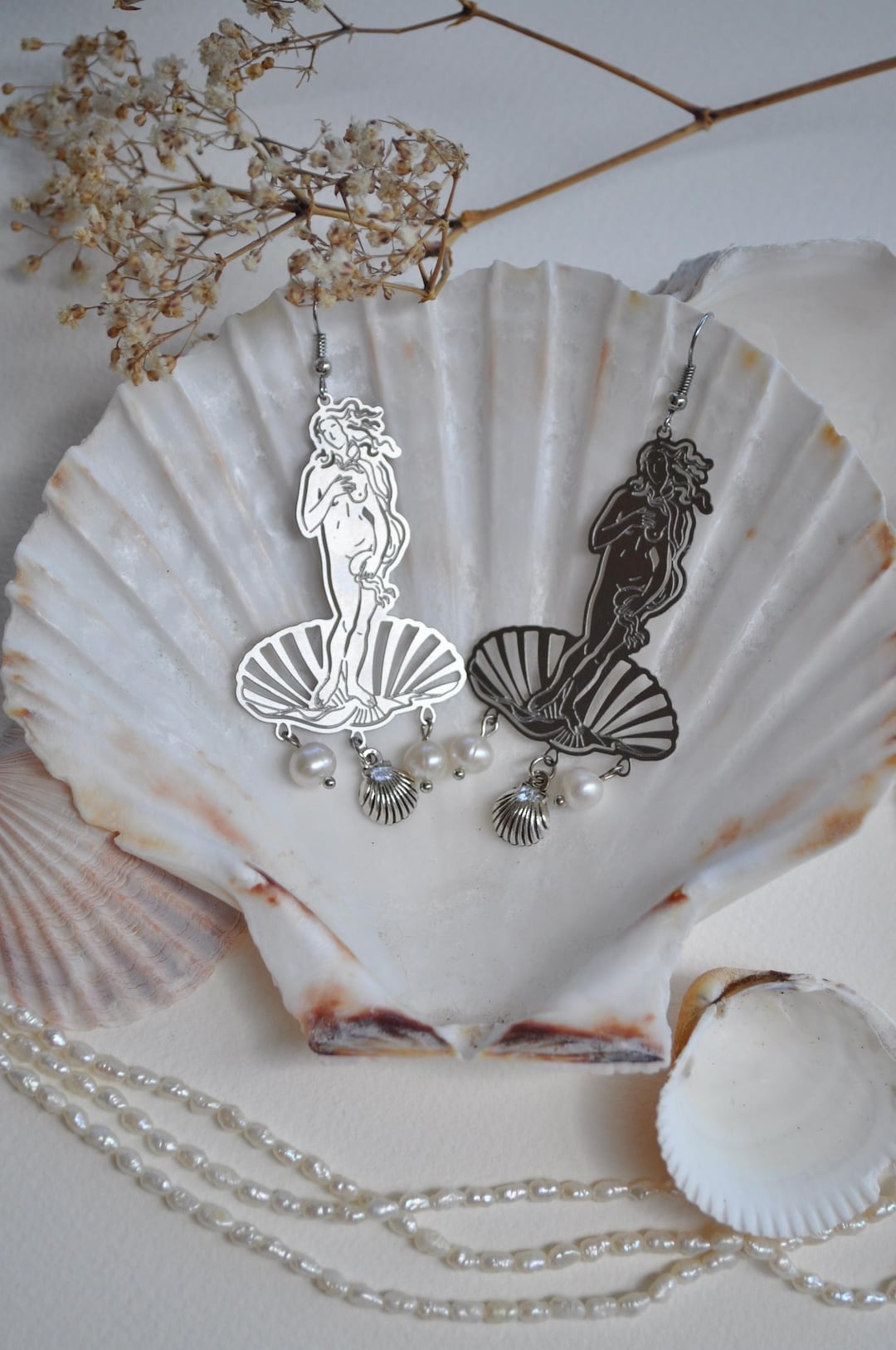Venus Earrings //// the Birth of Venus / Painting / Ocean / Shell ...