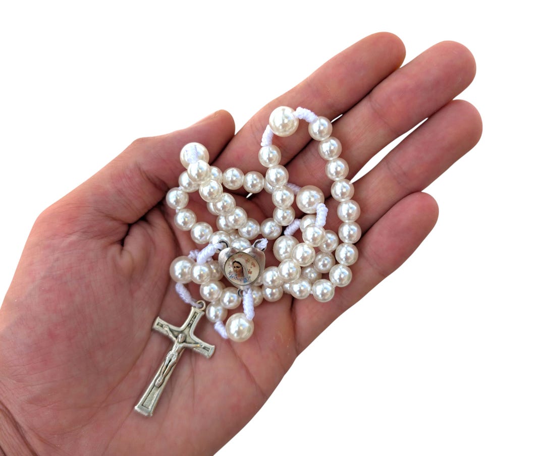 Medjugorje Rosary: White Pearl Prayer Beads, Our Lady Centerpiece - Etsy