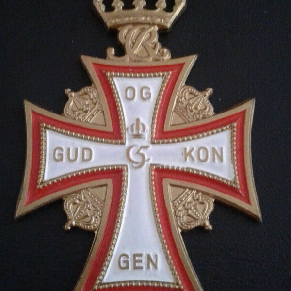 Royal Replica - Etsy