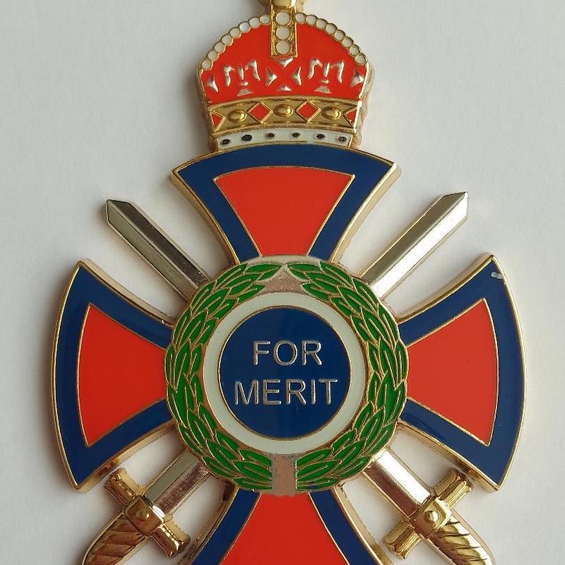Royal Replica - Etsy
