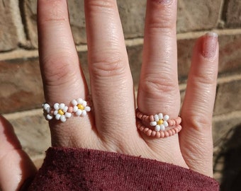 Daisy Chain Ring - Etsy