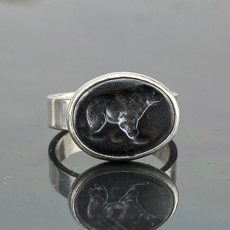 Bear Signet Ring - Etsy
