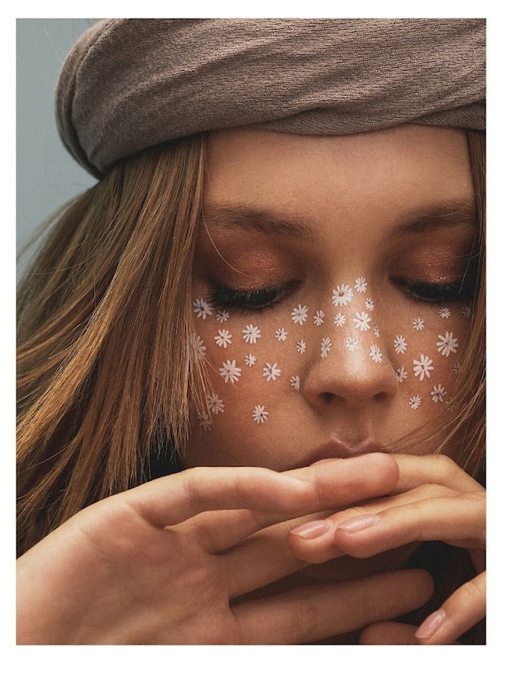 Daisy Face Tattoo Makeup/ Temporary Flower Fake Freckles - Etsy