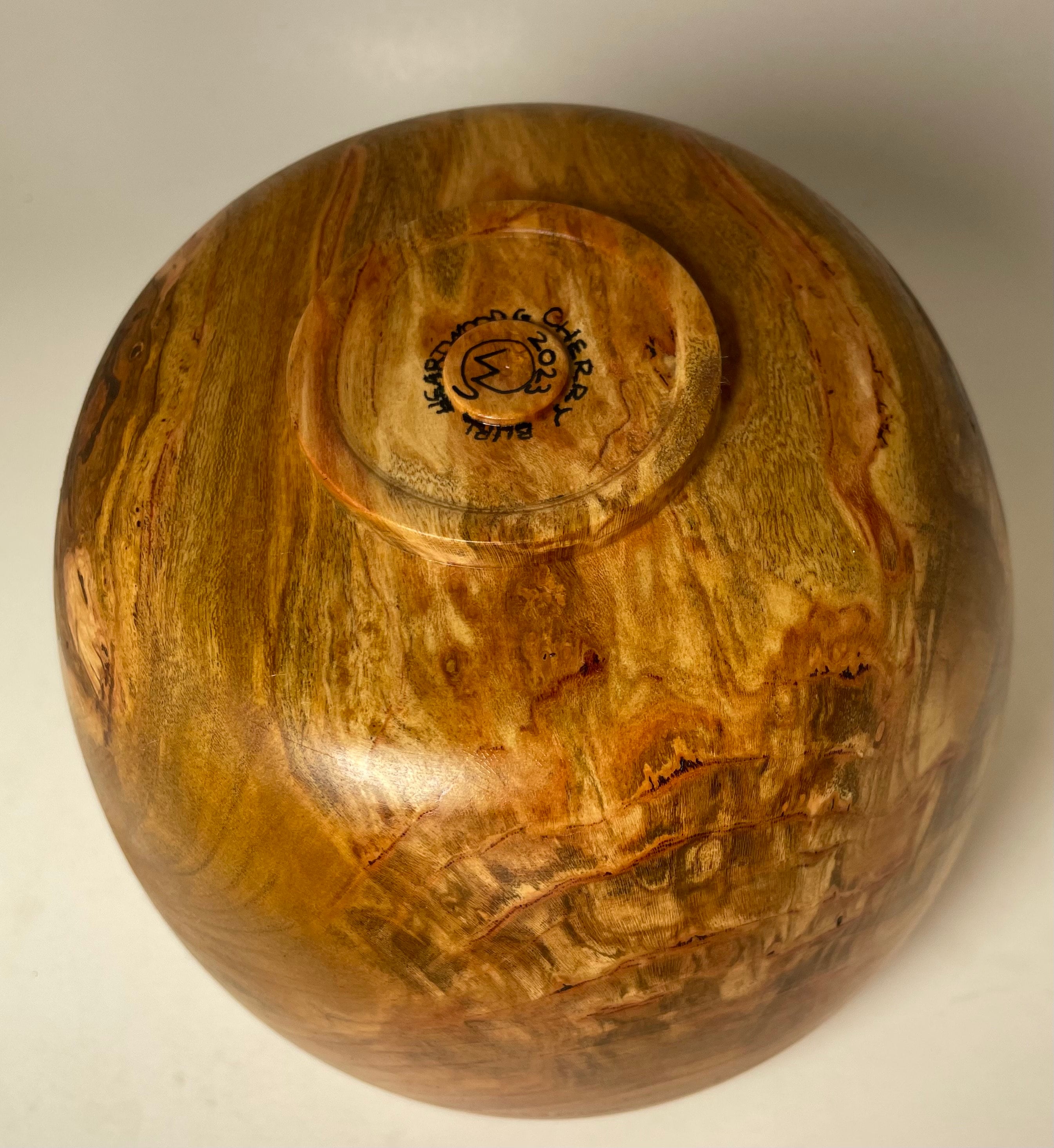 Wunderschöne gedrechselte Schale aus Kirschholz mit Wurzelholz aus ...