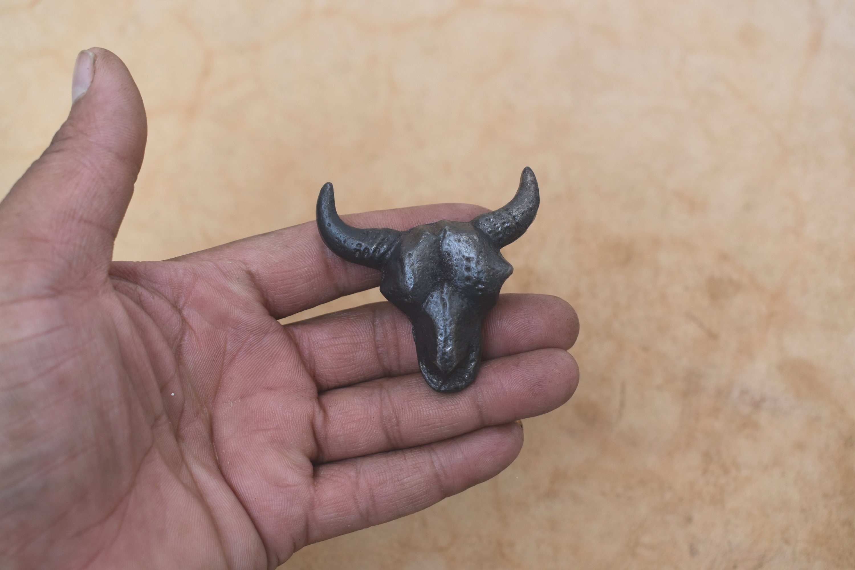 Vintage Type Cast Iron Cow Face Shape Knob Drawer Handle Cupboard Knobs ...