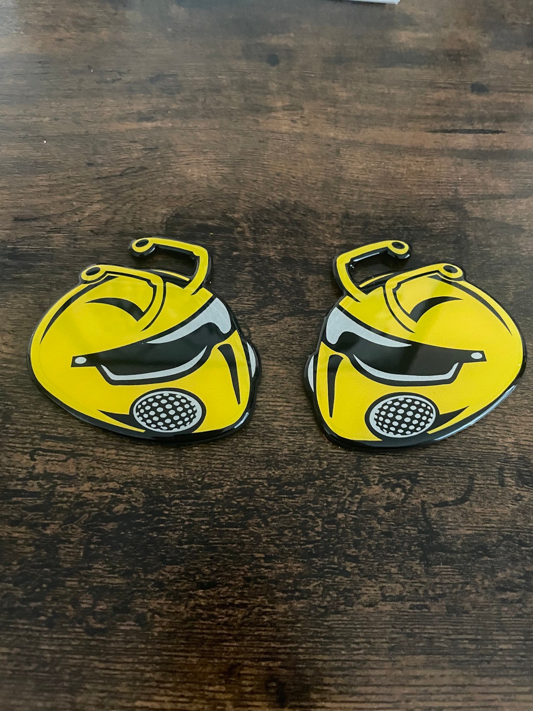 1320 Bee Head Fender Badge for Challenger pair - Etsy