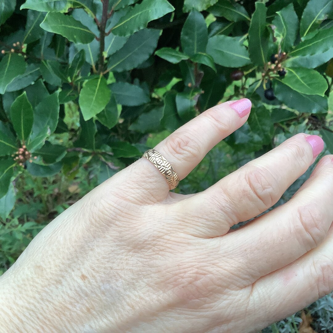 Vintage 9ct Gold Patterned Band Ring 9 Carat Gold Wedding - Etsy