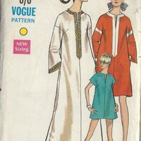 Vogue 8680 Sewing Pattern for Pullover Top, Very Easy Boat Neck With ...