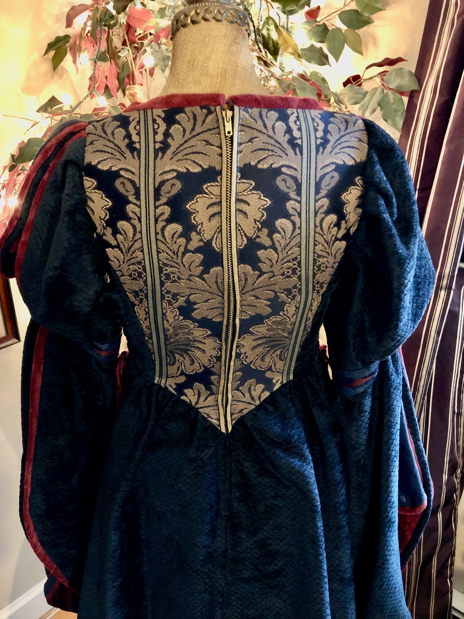 Medieval Gown - Royal Dutchess Costume - Etsy