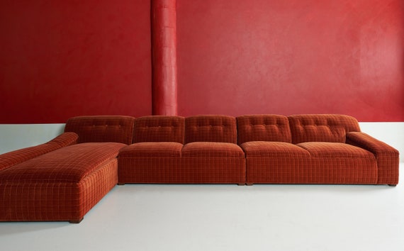 Modern low sectional store