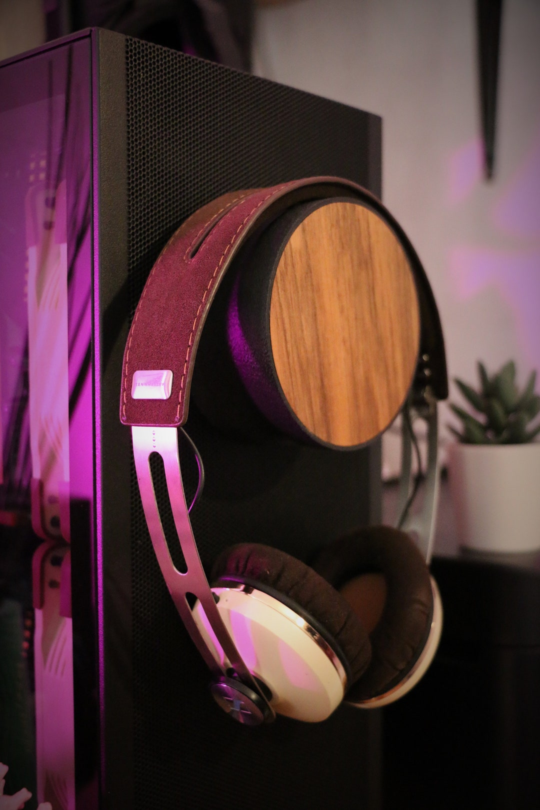 PUCK UP! Magnetic Headphone Holder/display - Etsy