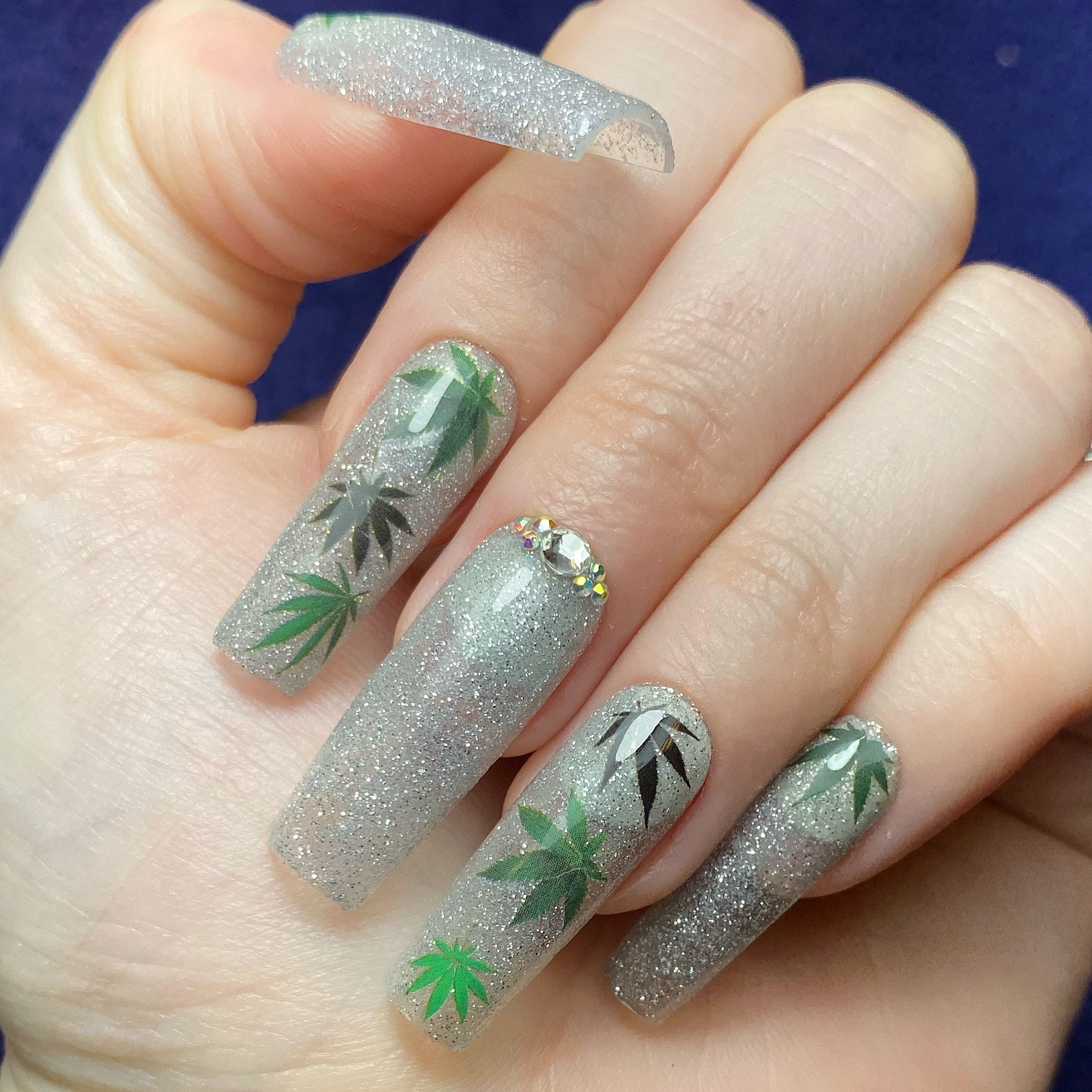 Cute Weed Nails