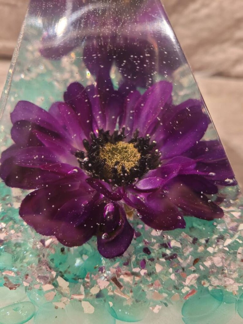 Extra Large 'LUCKY' Purple Daisy Resin Pyramid - Etsy