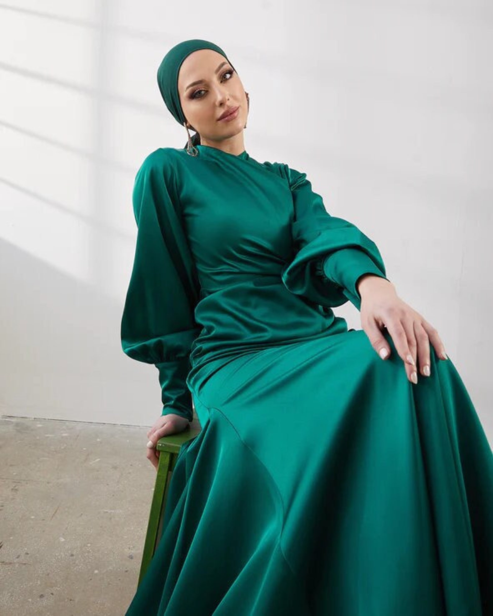 Modern Emerald Abaya, Eid Dress,islamic Dress,hijab Dress, Satin Abaya ...