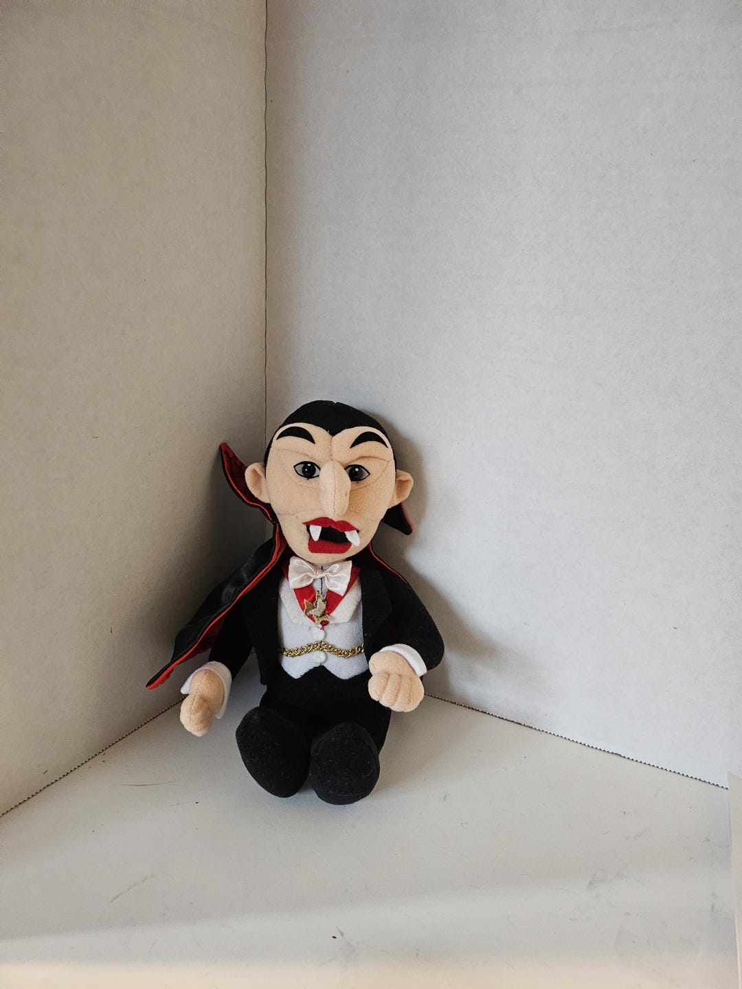 Vintage 1999 Universal Studios Monsters Stuffing Dracula Plush Doll ...