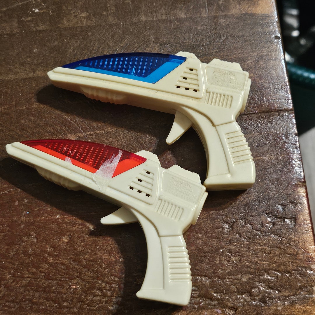 Runtime Worlds Smallest Lazer Guns Star Wars Set of 2 #1958 - Etsy