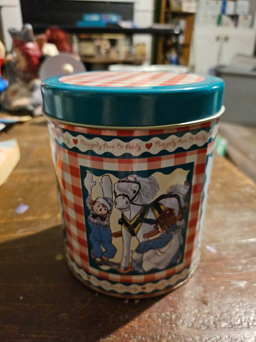 Vintage Raggedy Ann and Andy Round Tin 1662 - Etsy