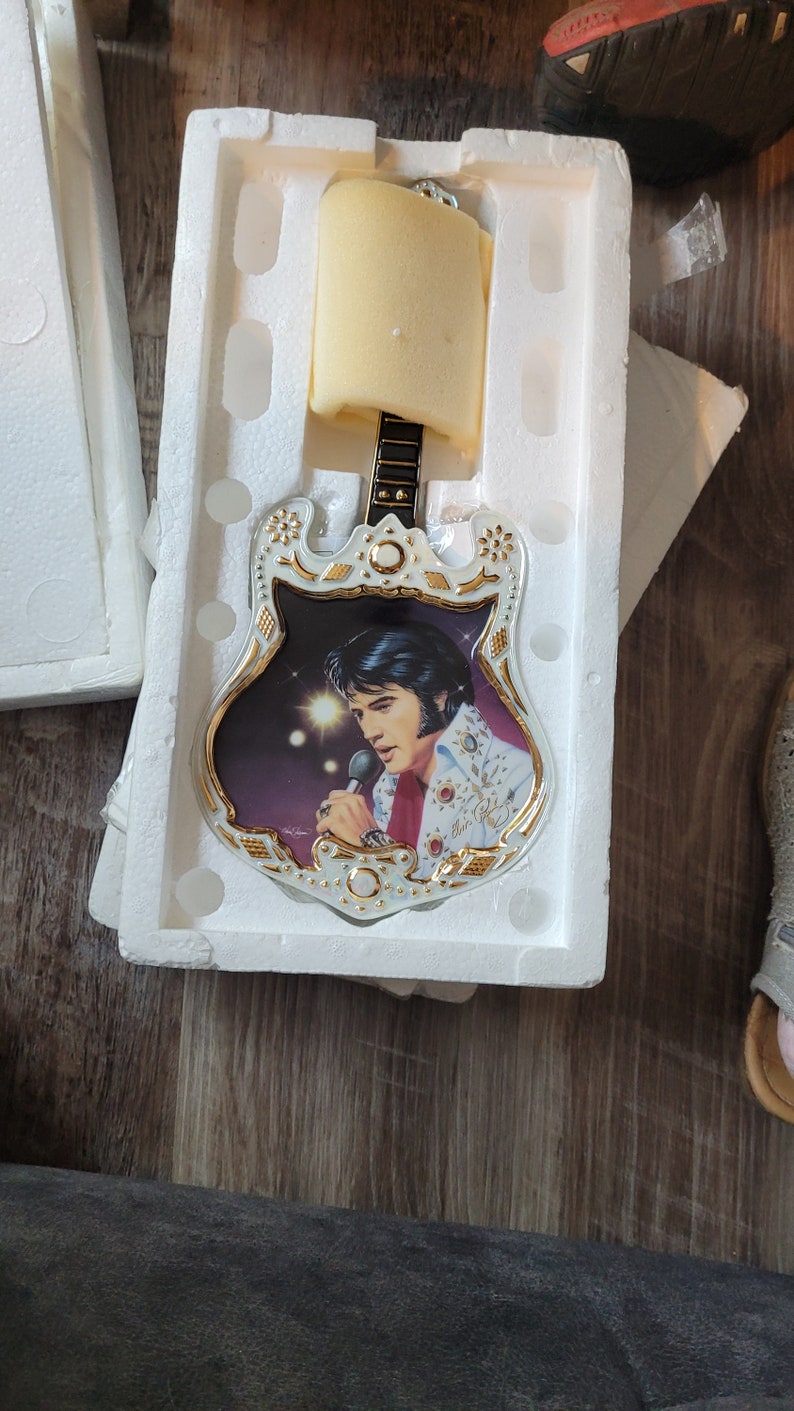 2001 1975 the Spirit Guitar Elvis Rock N Roll #1711 - Etsy