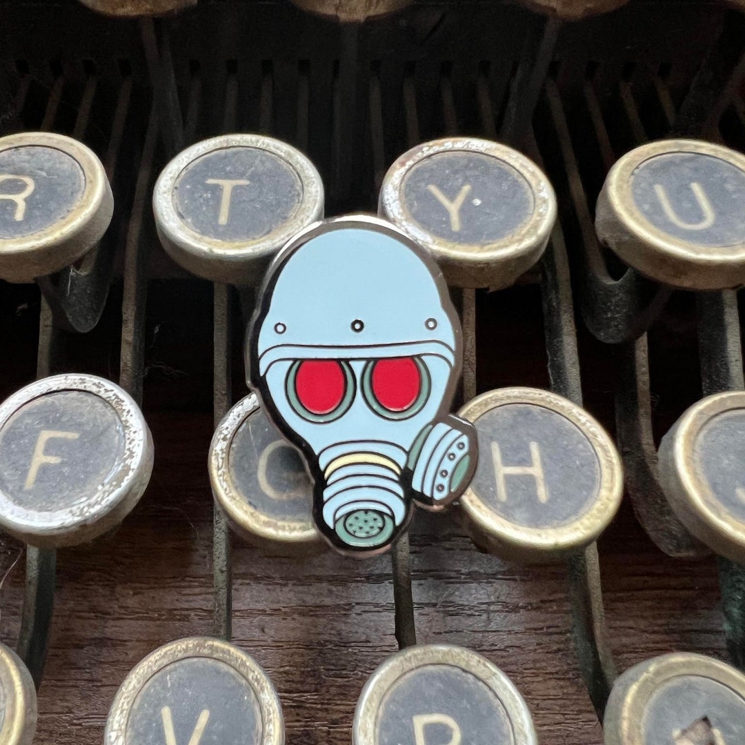 Resident Evil HUNK 1" Enamel Pin - Etsy