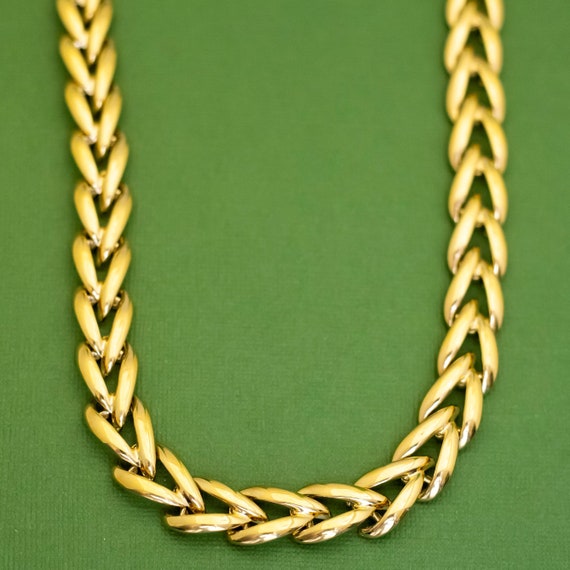 18 inch, Vintage Gold Tone V-shape Arrow Necklace, K30 - Gem