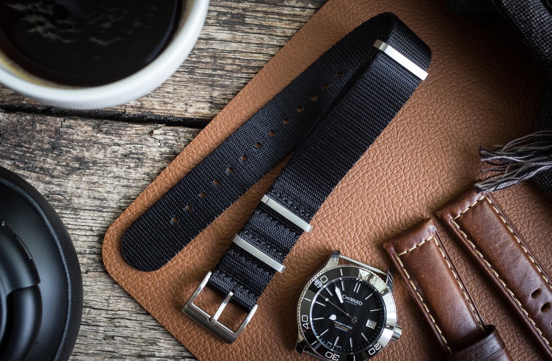 Black Premium Slip Through Watch Strap 20 & 22mm Replacement Strap for ...