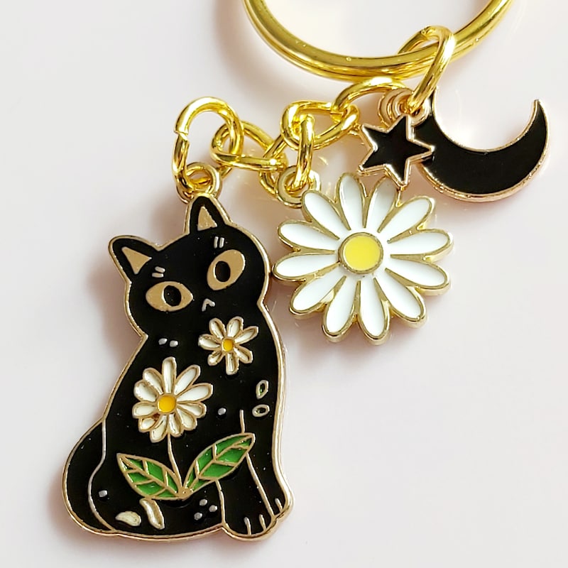 Daisy Chain Ring Enamel - Etsy UK