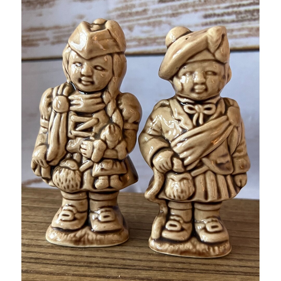 Vintage Scottish Lad and Lassie Tan Ceramic Salt and Pepper Shakers ...